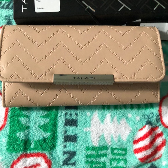 Tahari | Bags | Tahari Identity Card Protection Logo Wallet | Poshmark